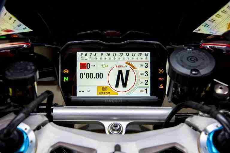 2022 Panigale V4 range launched in India; Priced from 26.49 lakh ...